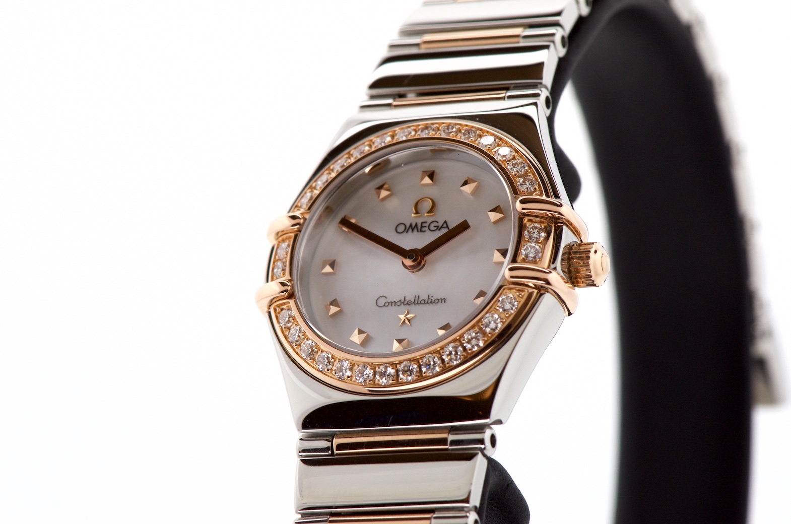 Omega: Omega Constellation Ladies Diamond Bezel 22mm